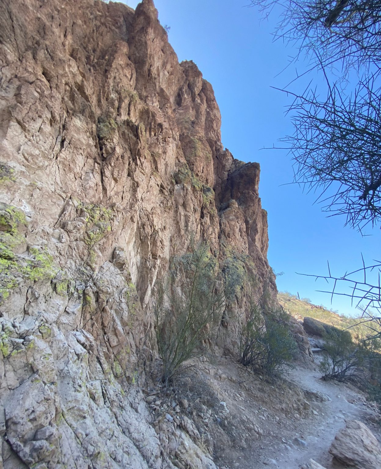 Hike Wind Cave Trail in Mesa, Arizona | From One Girl to One World